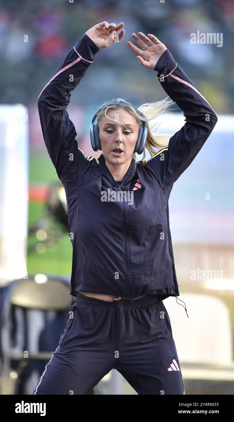 Molly Caudery of Great Britain warming up before competing in the women ...