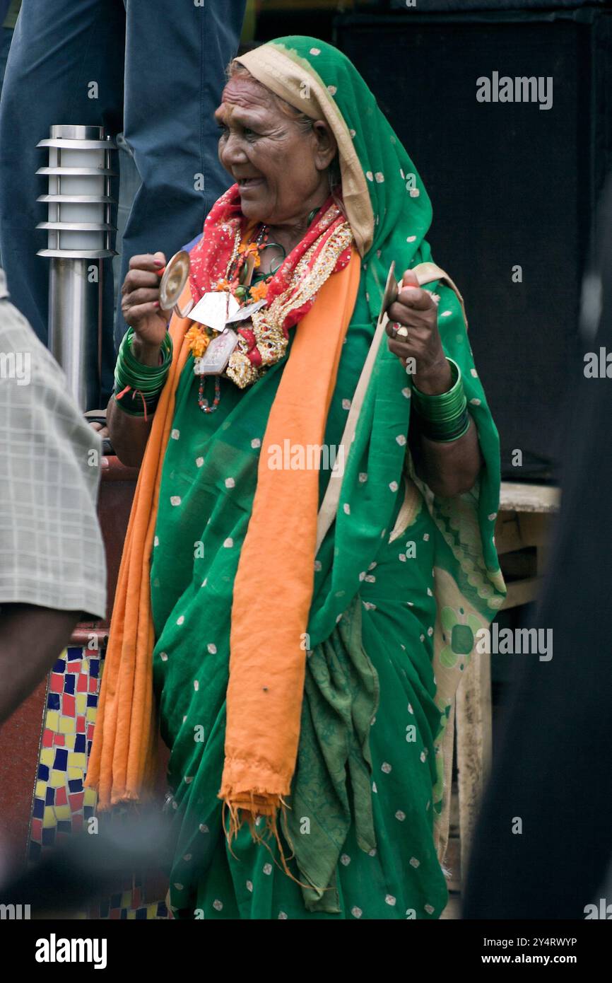 Dahi handi hi-res stock photography and images - Alamy