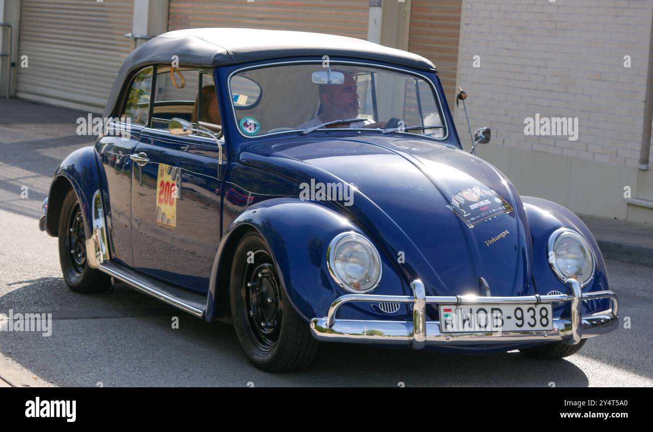 Volkswagen vw beetle 1950s hi-res stock photography and images - Alamy