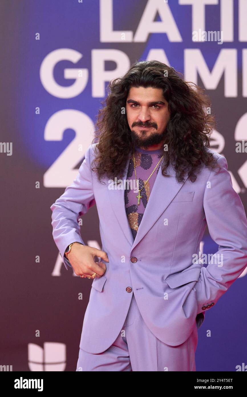 Israel Fernandez attends the red carpet during the 24th Annual Latin ...