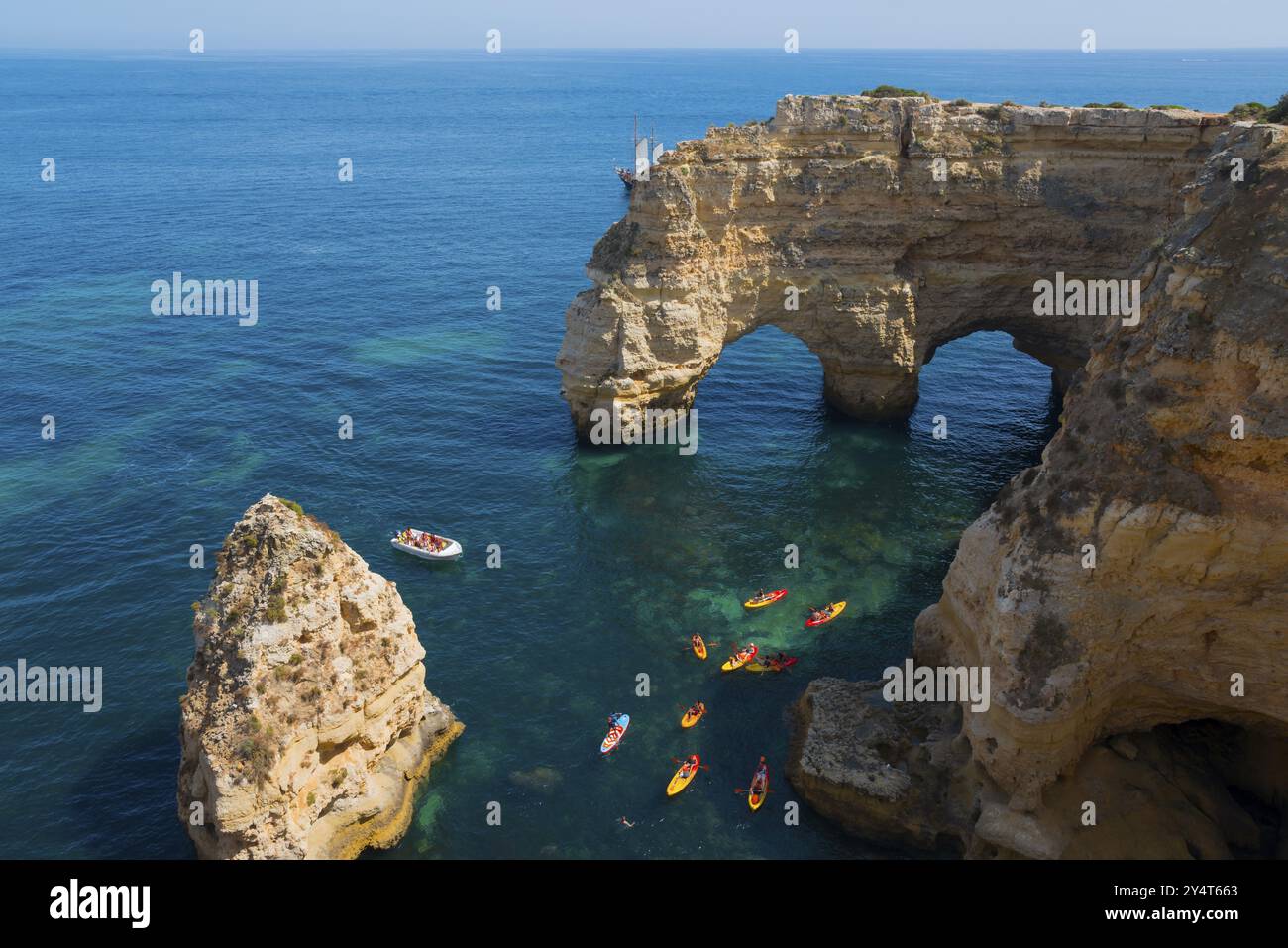 Small boats glide hi-res stock photography and images - Alamy