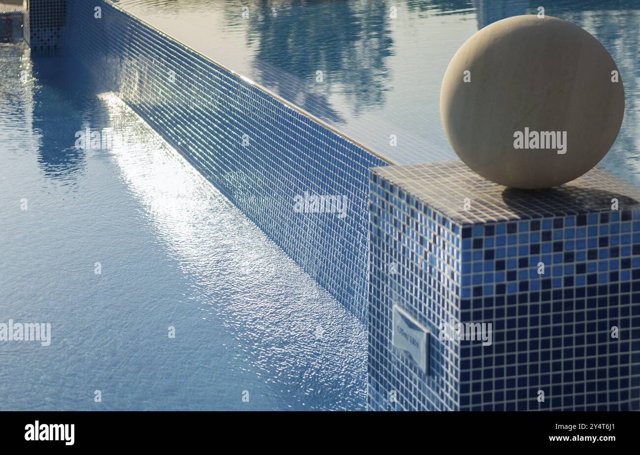 Reflecting pool area hi-res stock photography and images - Alamy