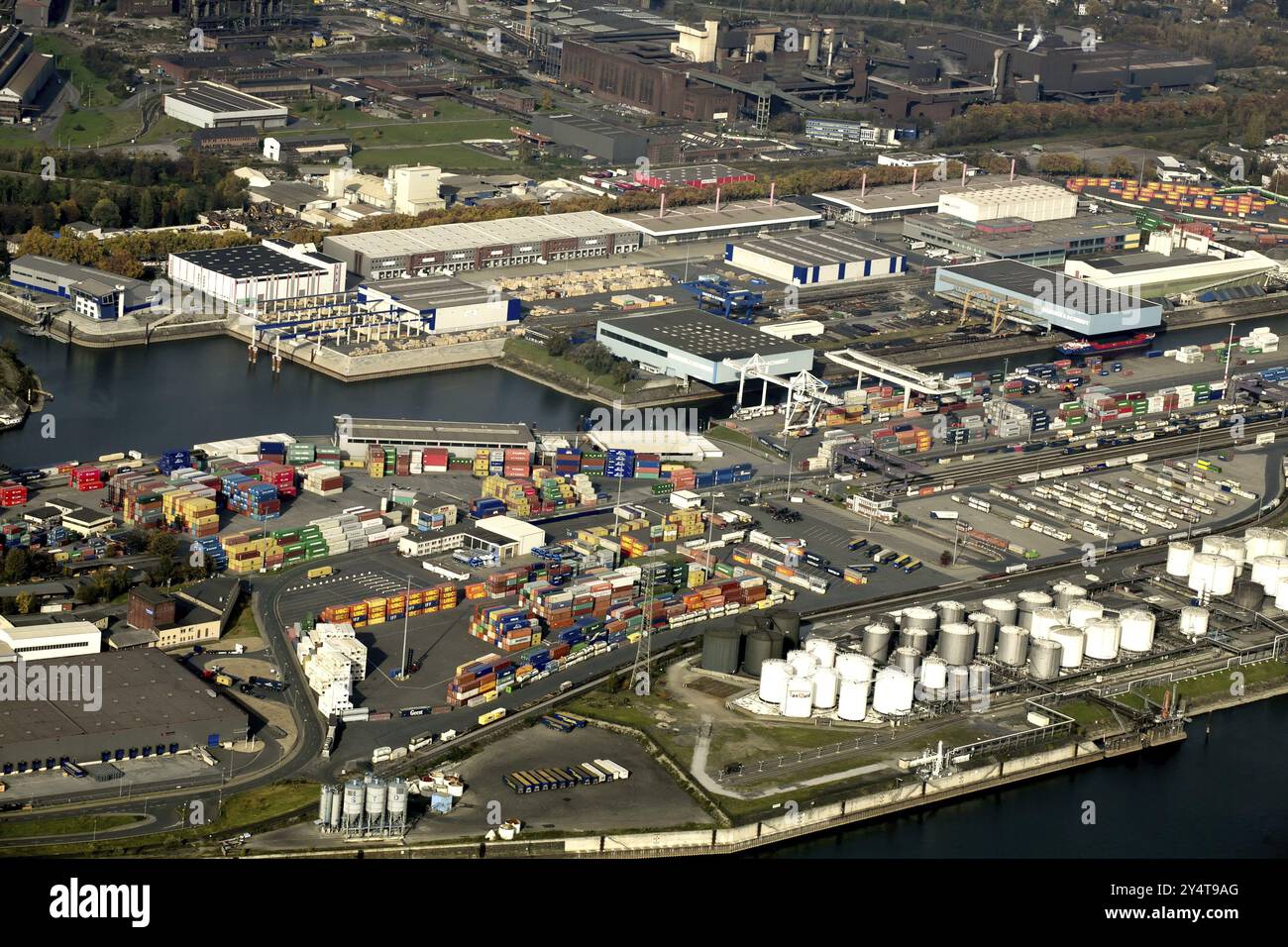 Shipping containers overview hi-res stock photography and images - Alamy