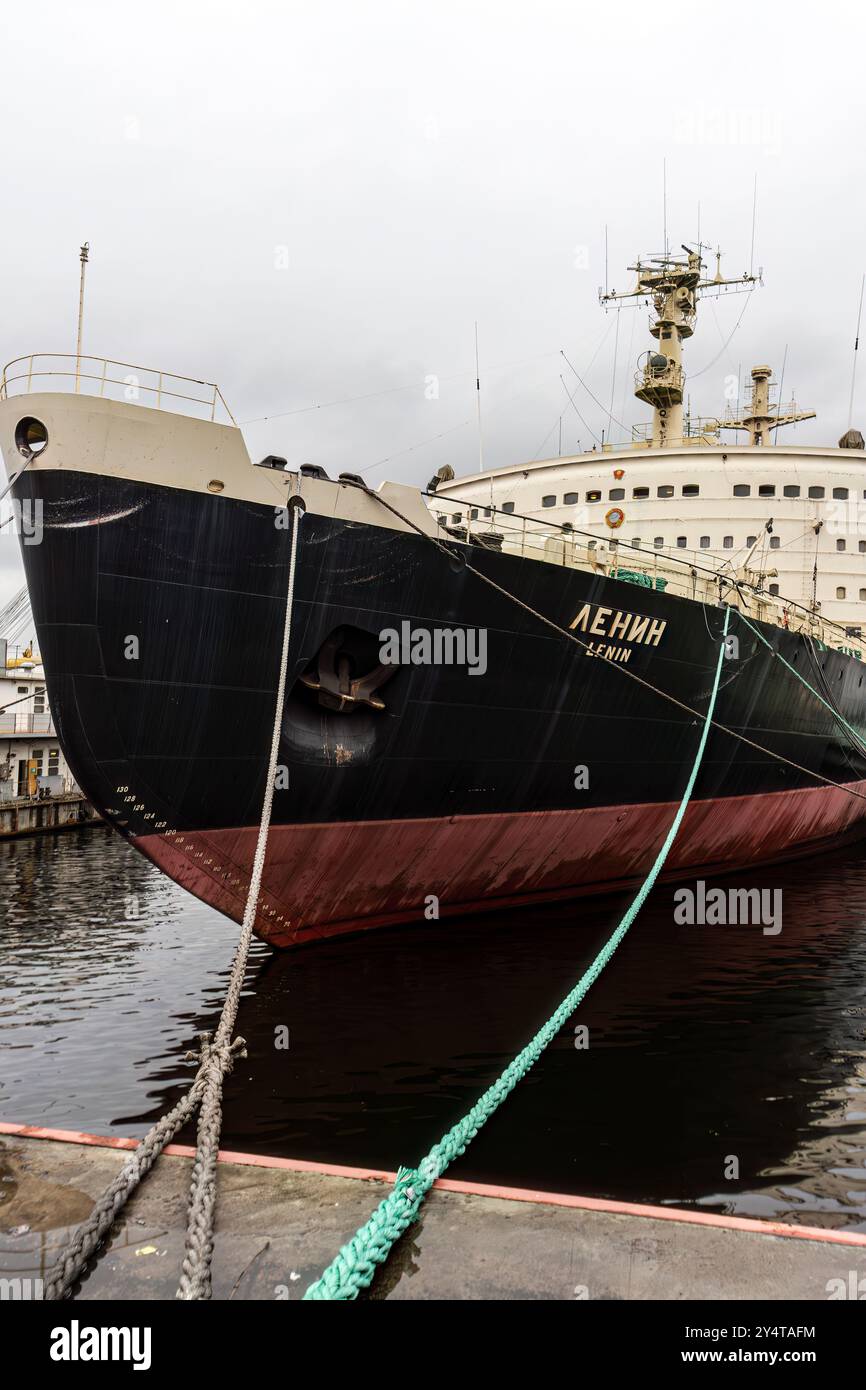 The world's first nuclear powered surface ship, the Soviet ice breaker ...