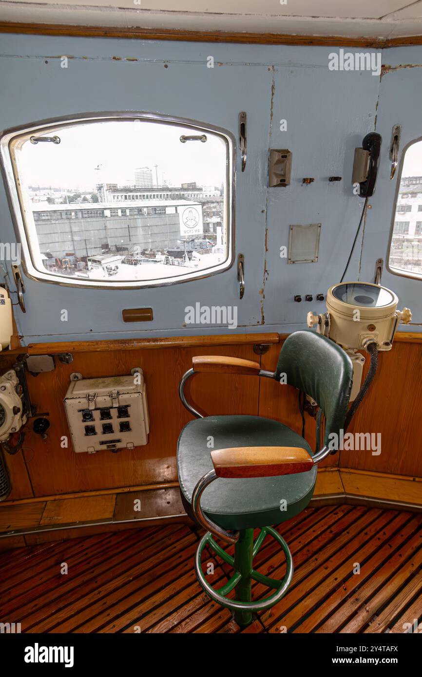 The world's first nuclear powered surface ship, the Soviet ice breaker ...