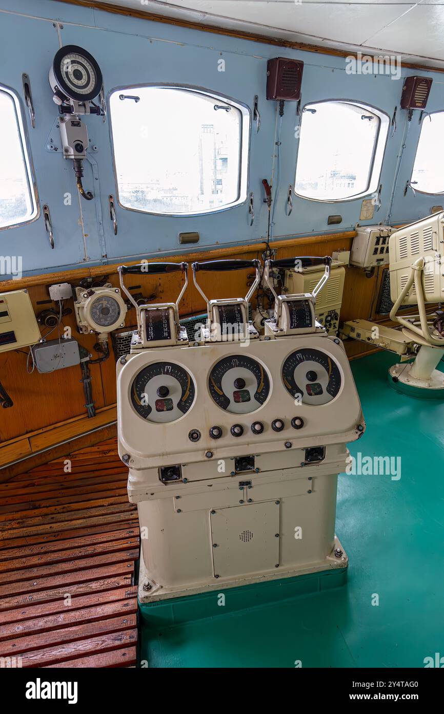 The world's first nuclear powered surface ship, the Soviet ice breaker ...