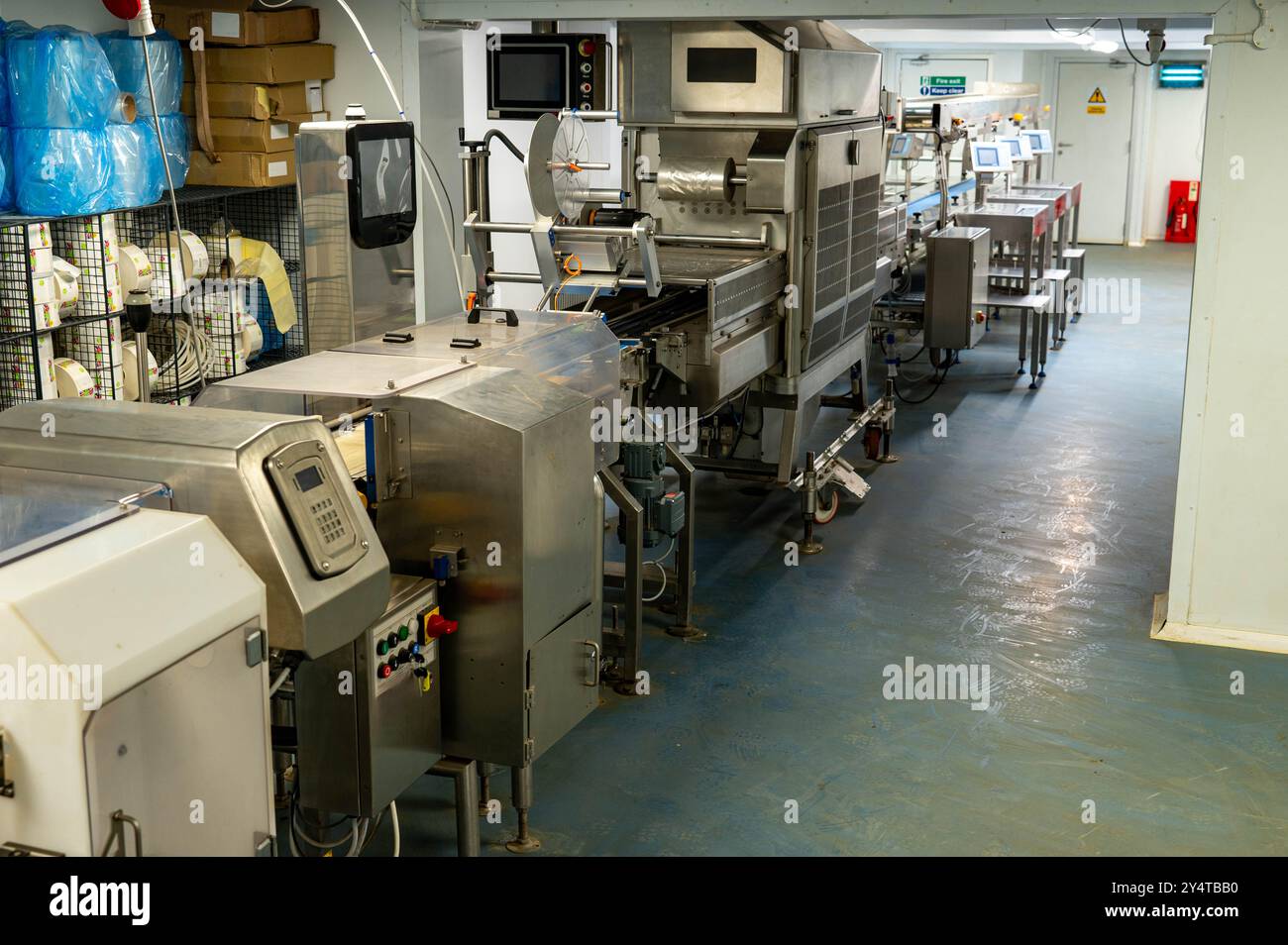 fruit and vegetable packing line Stock Photo - Alamy