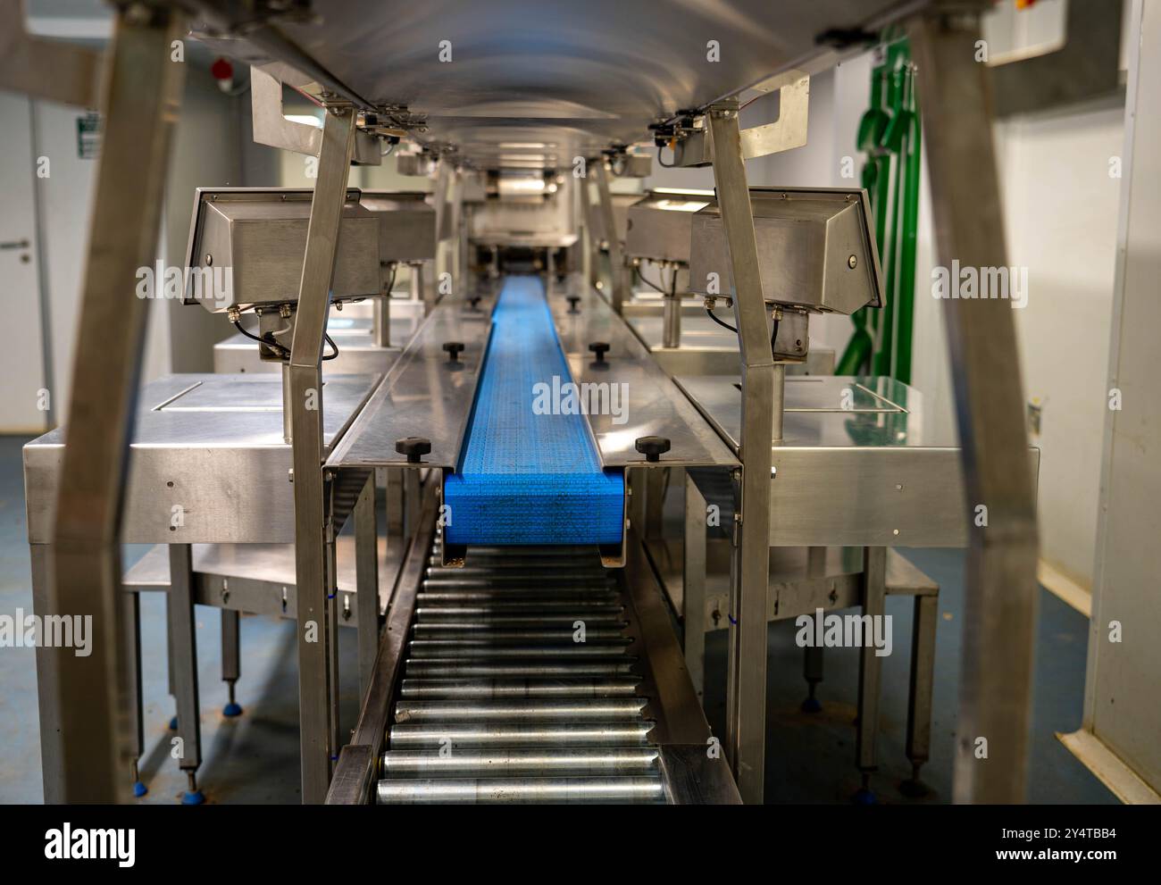 fruit and vegetable packing line Stock Photo - Alamy