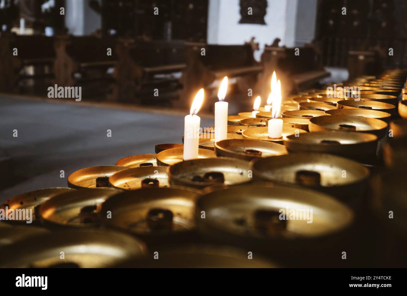 Church of omnium sanctorum hi-res stock photography and images - Alamy