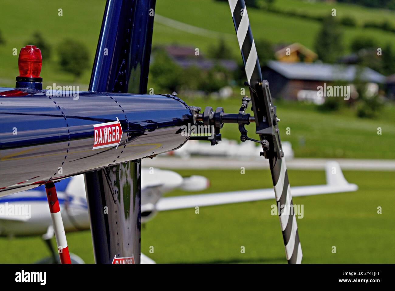 Helicopter with no tail rotor hi-res stock photography and images - Alamy
