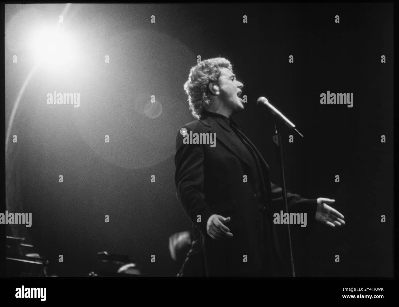 MICHAEL BALL, HOME CONCERT, 1996: Welsh singer Michael Ball at his ...