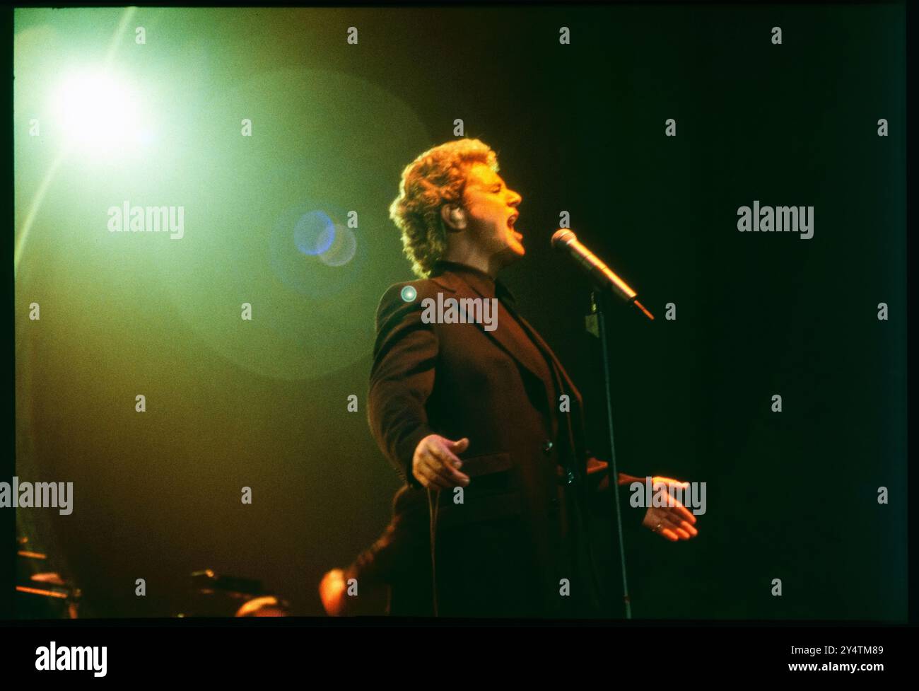 MICHAEL BALL, HOME CONCERT, 1996: Welsh singer Michael Ball at his ...