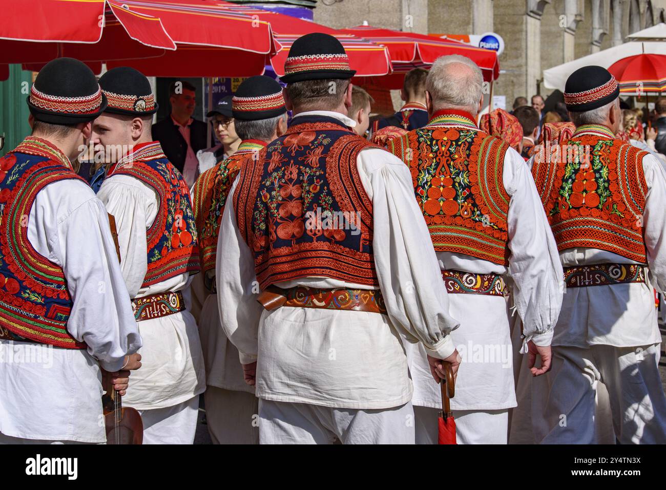 Croatian people with traditional clothes in Zagreb Stock Photo - Alamy