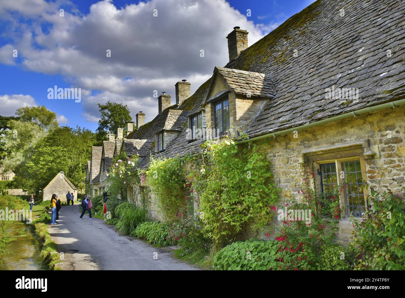 Traditional rural houses in Bibury, a village in Cotswolds area ...