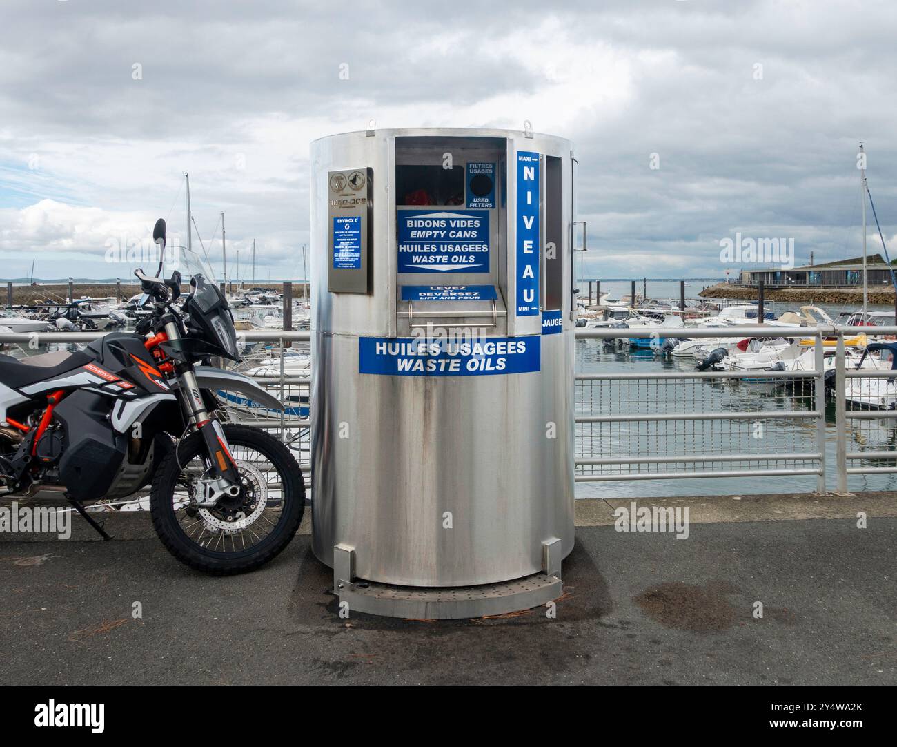 Waste oil hi-res stock photography and images - Alamy