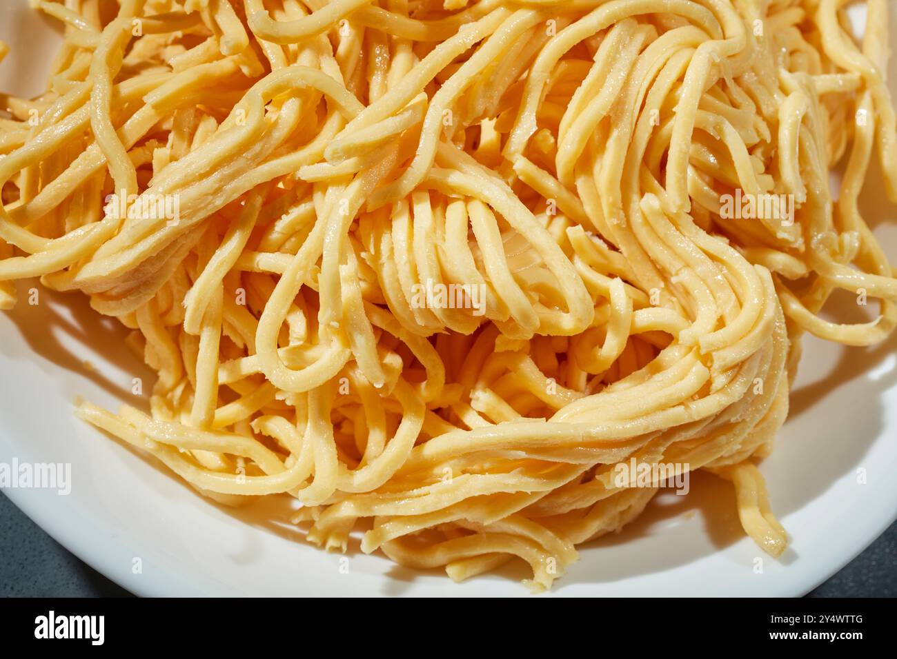 Chinese lo mein noodles hi-res stock photography and images - Alamy