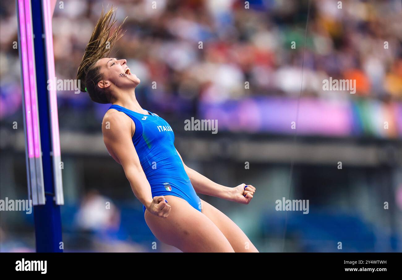 Elisa Molinarolo participating in the Pole vault at the Paris 2024 ...