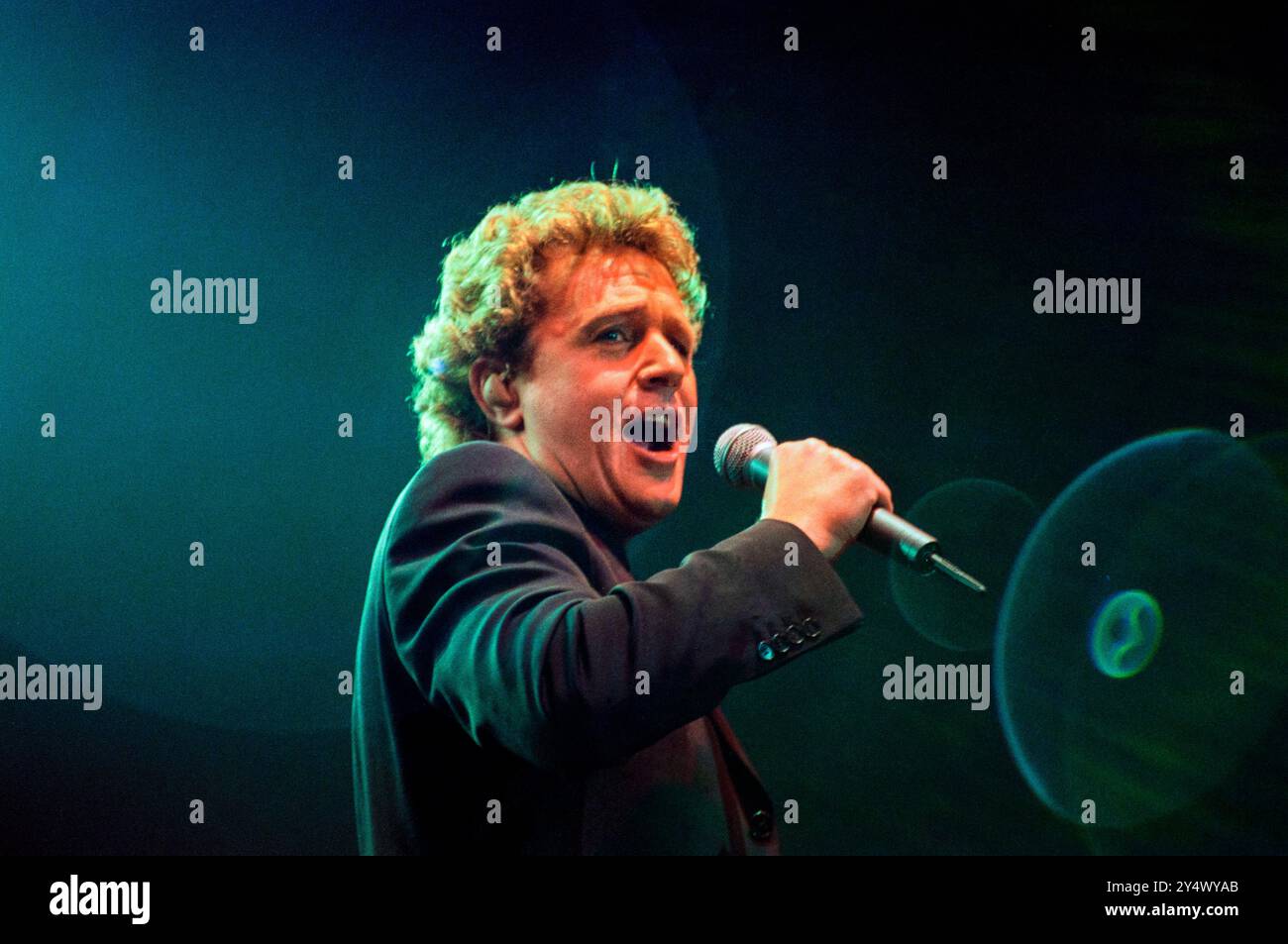 MICHAEL BALL, HOME CONCERT, 1996: Welsh singer Michael Ball at his ...