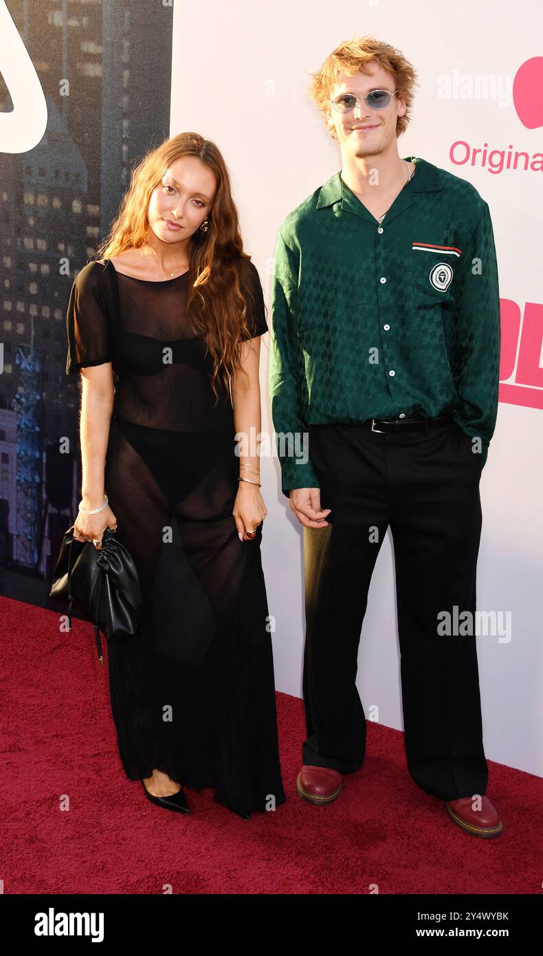 HOLLYWOOD, CALIFORNIA - SEPTEMBER 18: (L-R) Sara Thompson and George ...