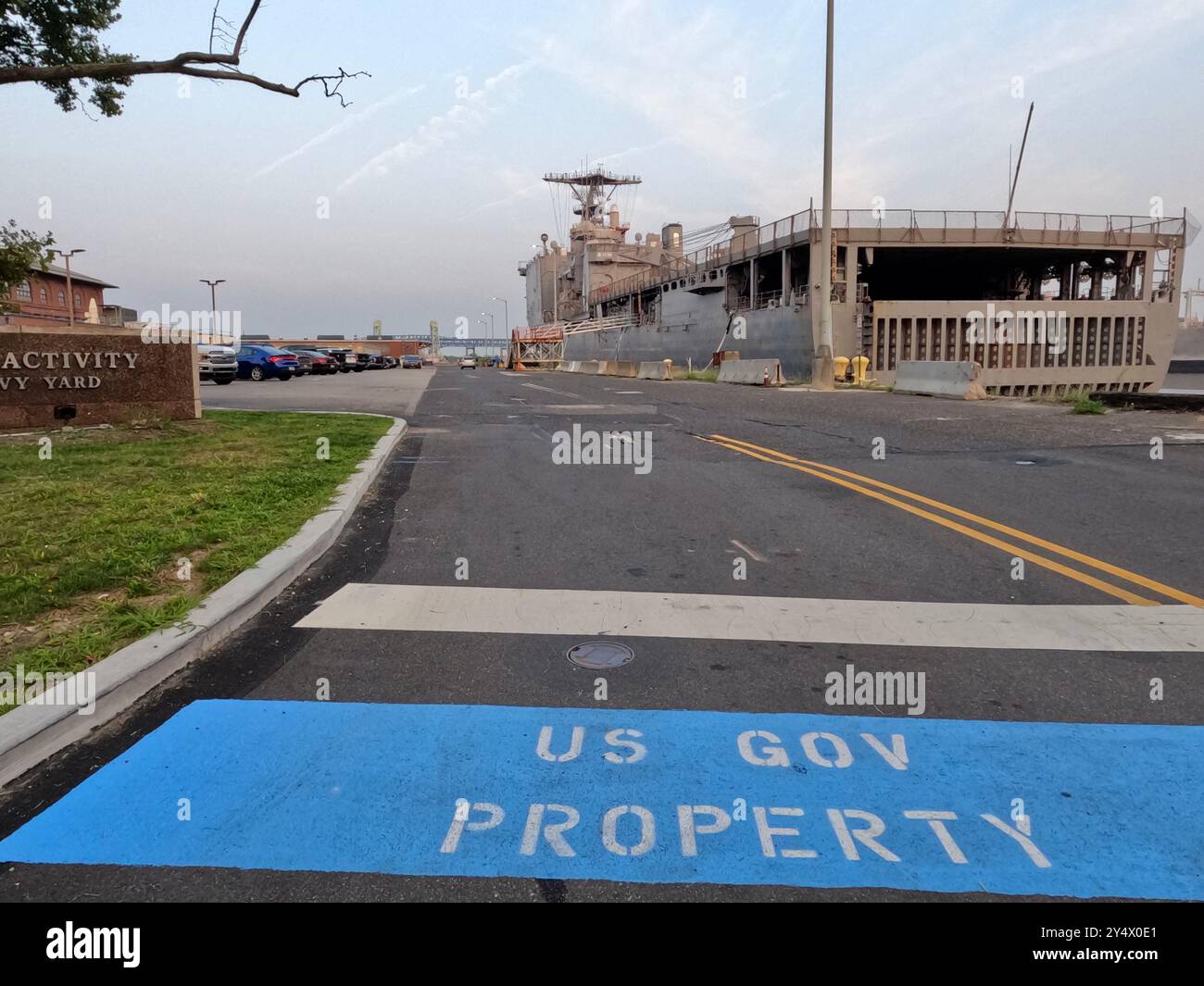 A warning sign notes the boundary of United States government property ...