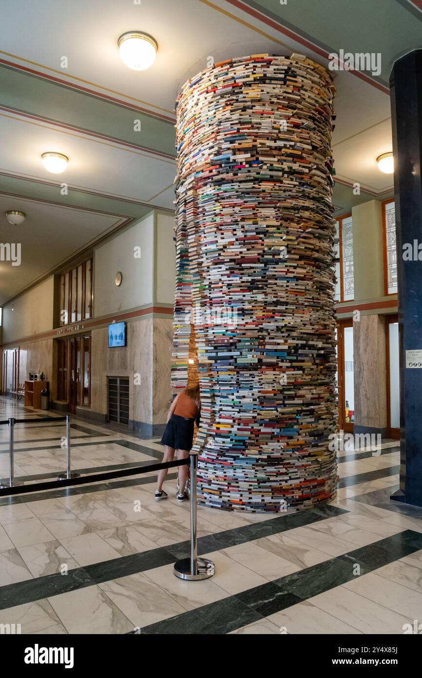 Infinity book tower hi-res stock photography and images - Alamy