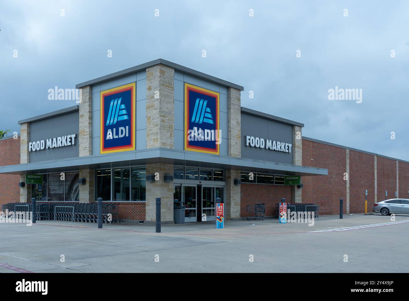 An Aldi store in Pearland, Texas, USA Stock Photo - Alamy