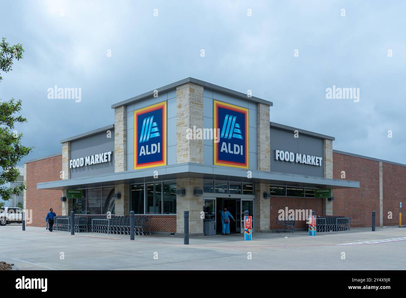 An Aldi store in Pearland, Texas, USA Stock Photo - Alamy