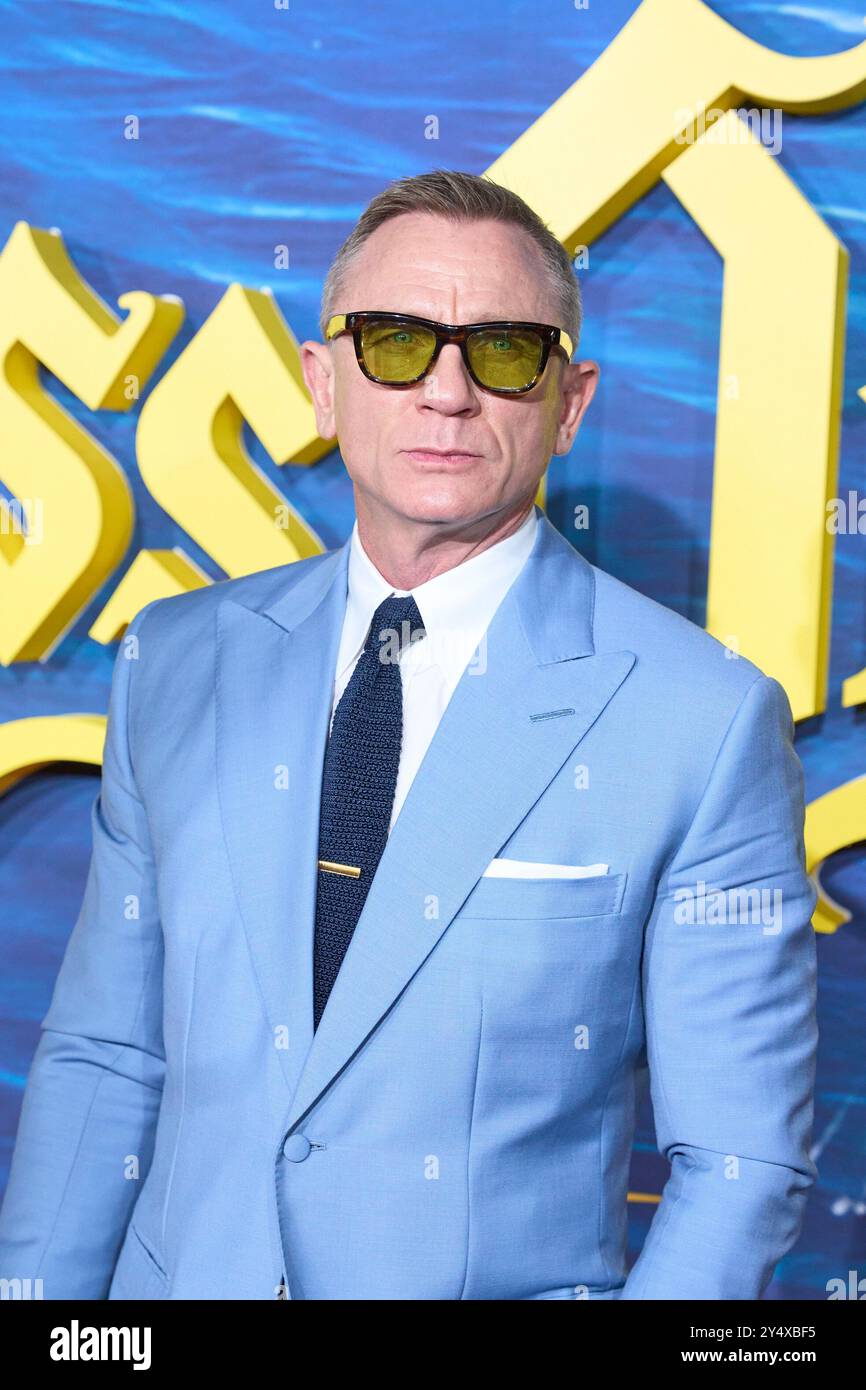 Daniel Craig attends 'Glass Onion: A Knives Out Mystery' Premiere at ... Daniel Craig attends 'Glass Onion: A Knives Out Mystery' Premiere at ...