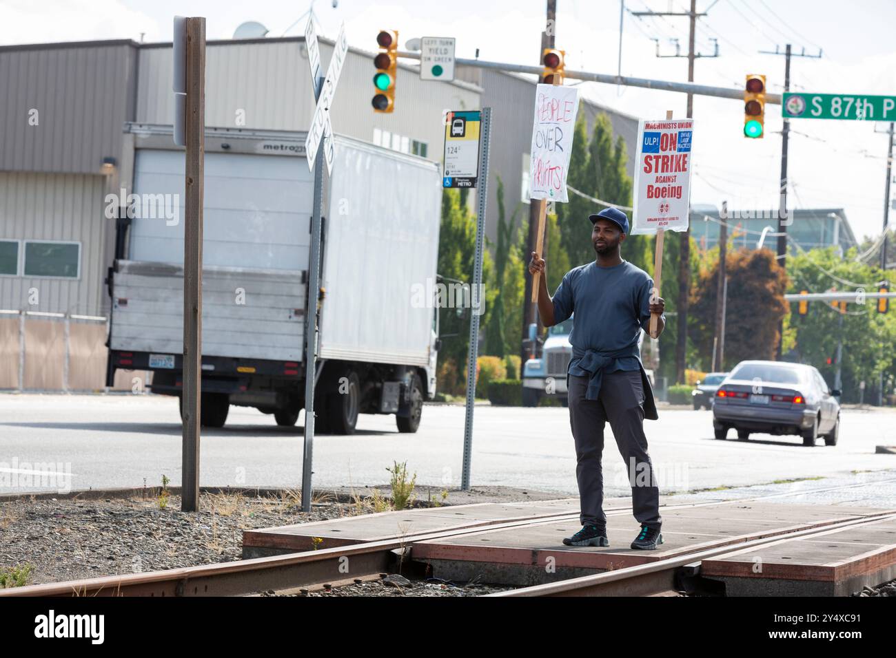 Boeing plant worker washington hi-res stock photography and images - Alamy