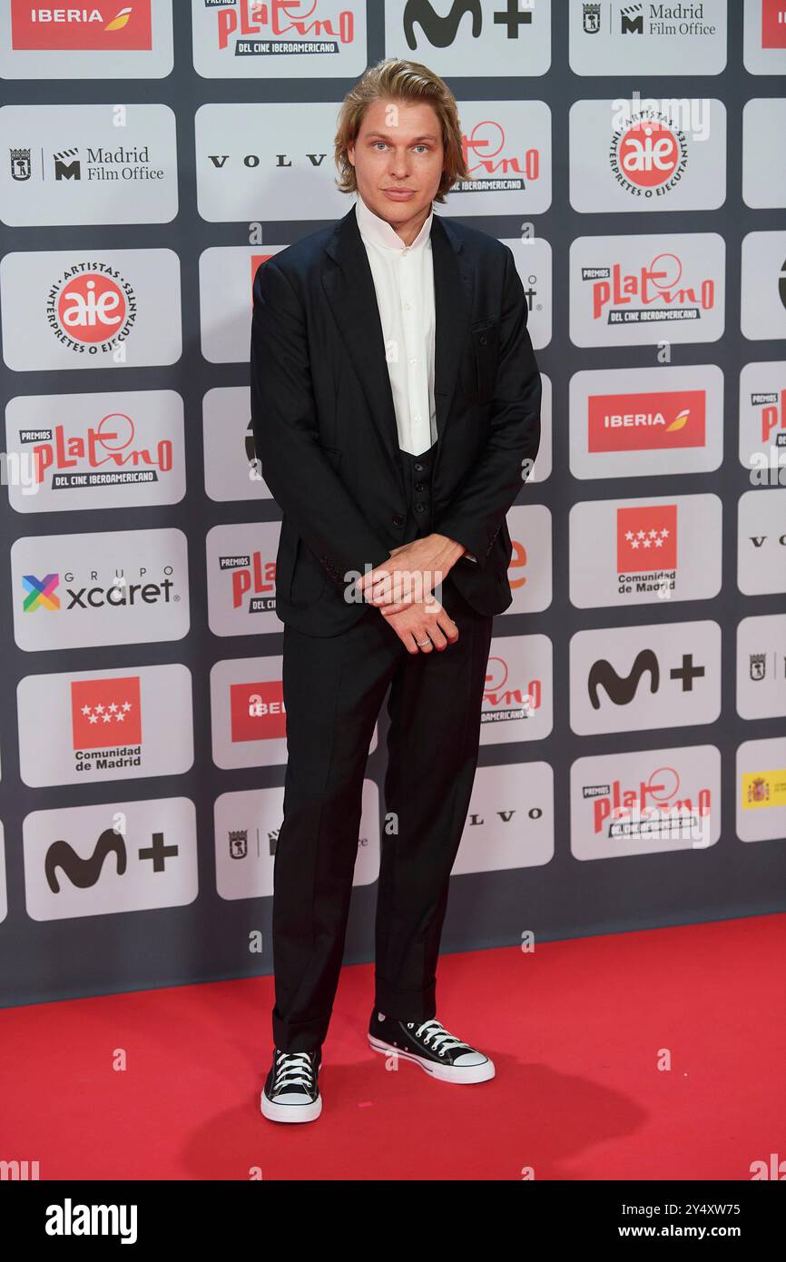 John Steiner attends Platino Awards 2022 - Red Carpet at Palacio ...