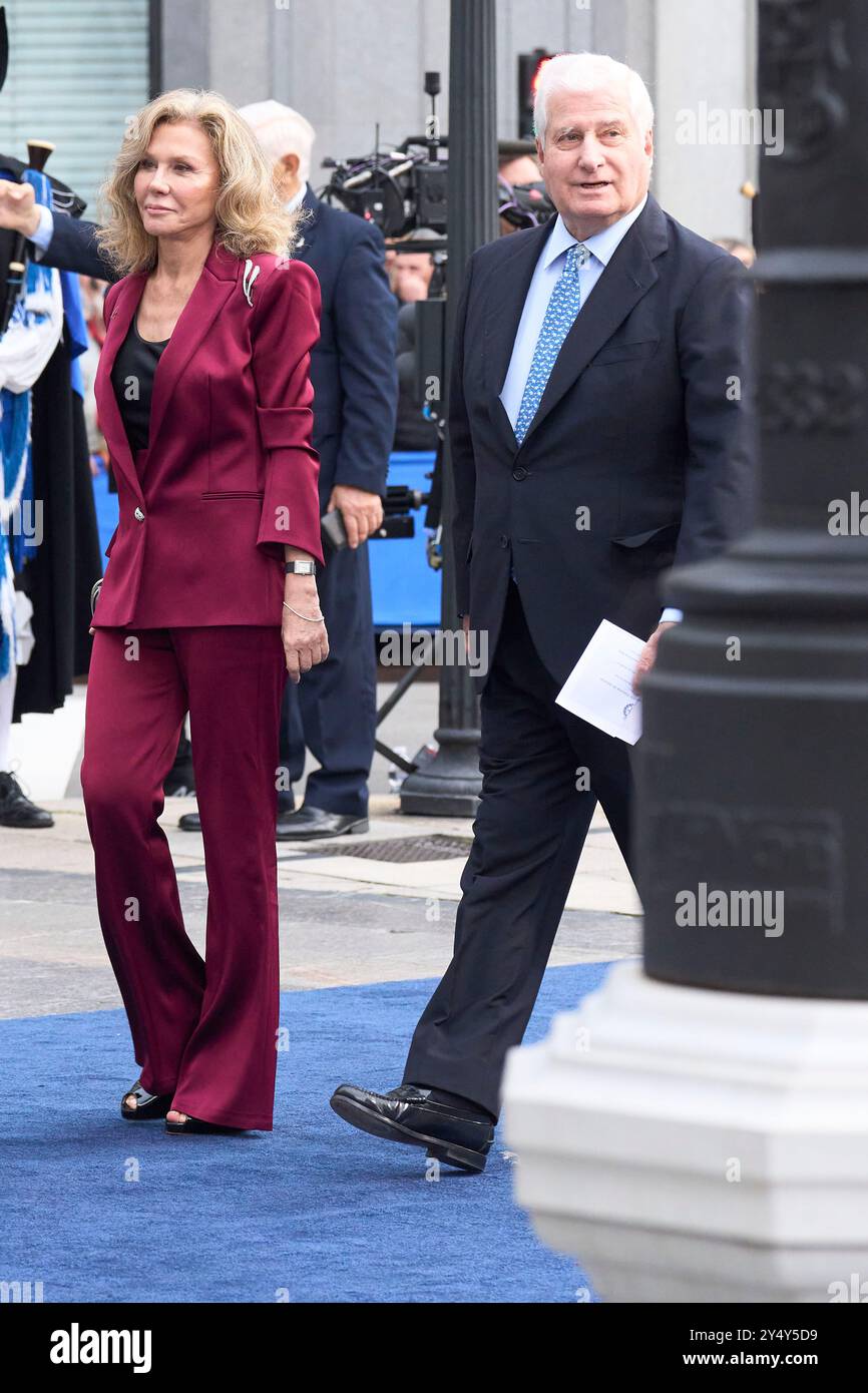 Alicia Koplowitz, Carlos Fitz-James Stuart, 19th Duke of Alba arrival ...