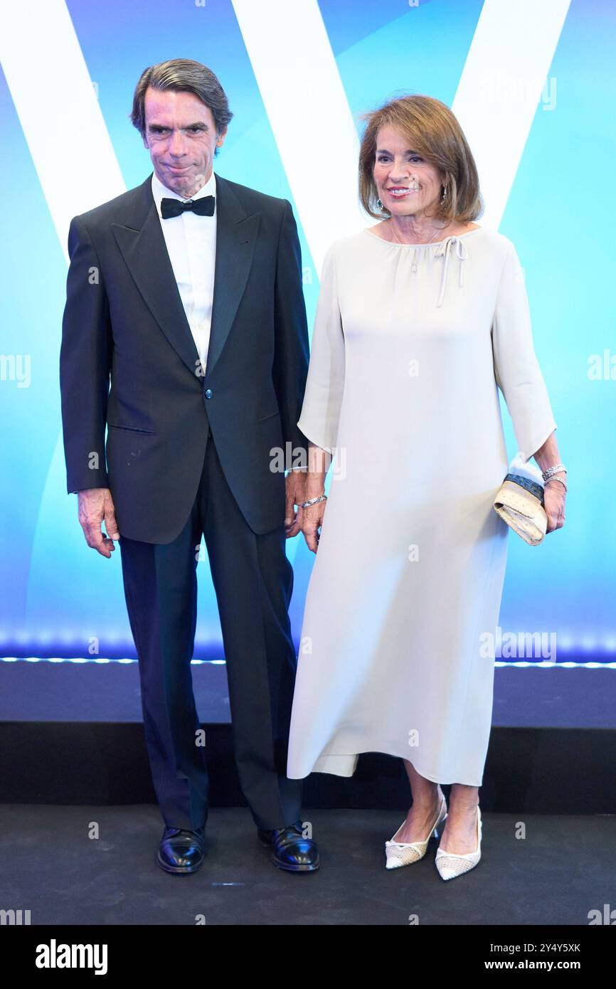 Jose Maria Aznar, Ana Botella attend 'Luca de Tena', 'Mariano de Cavia ...