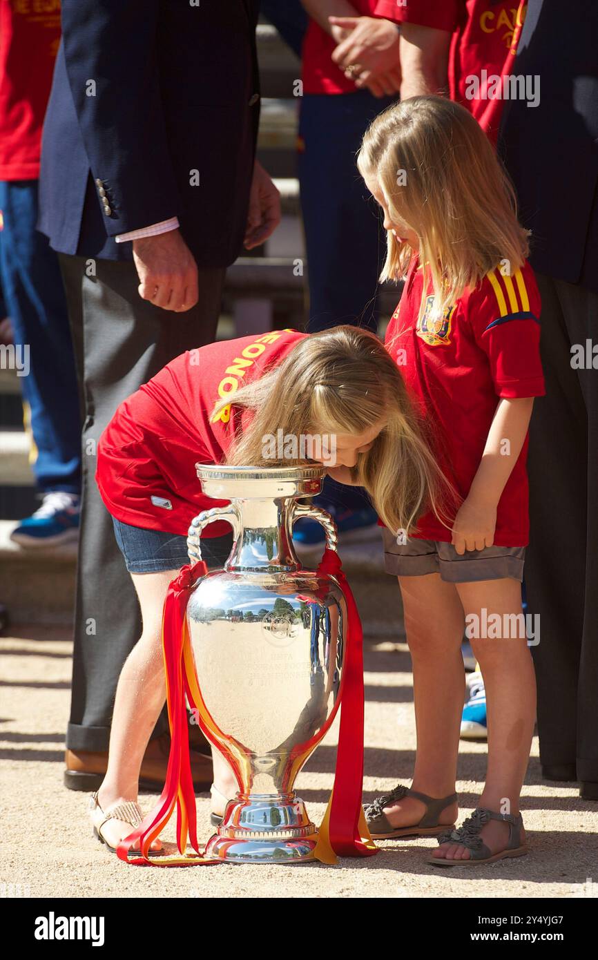 King Juan Carlos, Prince Felipe, Princess Letizia, Princess Elena ...
