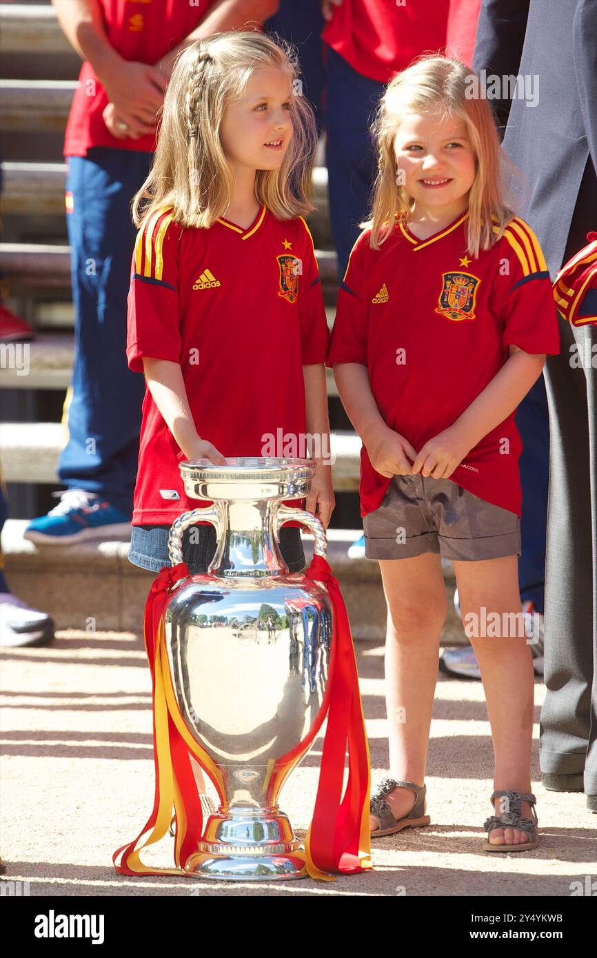King Juan Carlos, Prince Felipe, Princess Letizia, Princess Elena ...