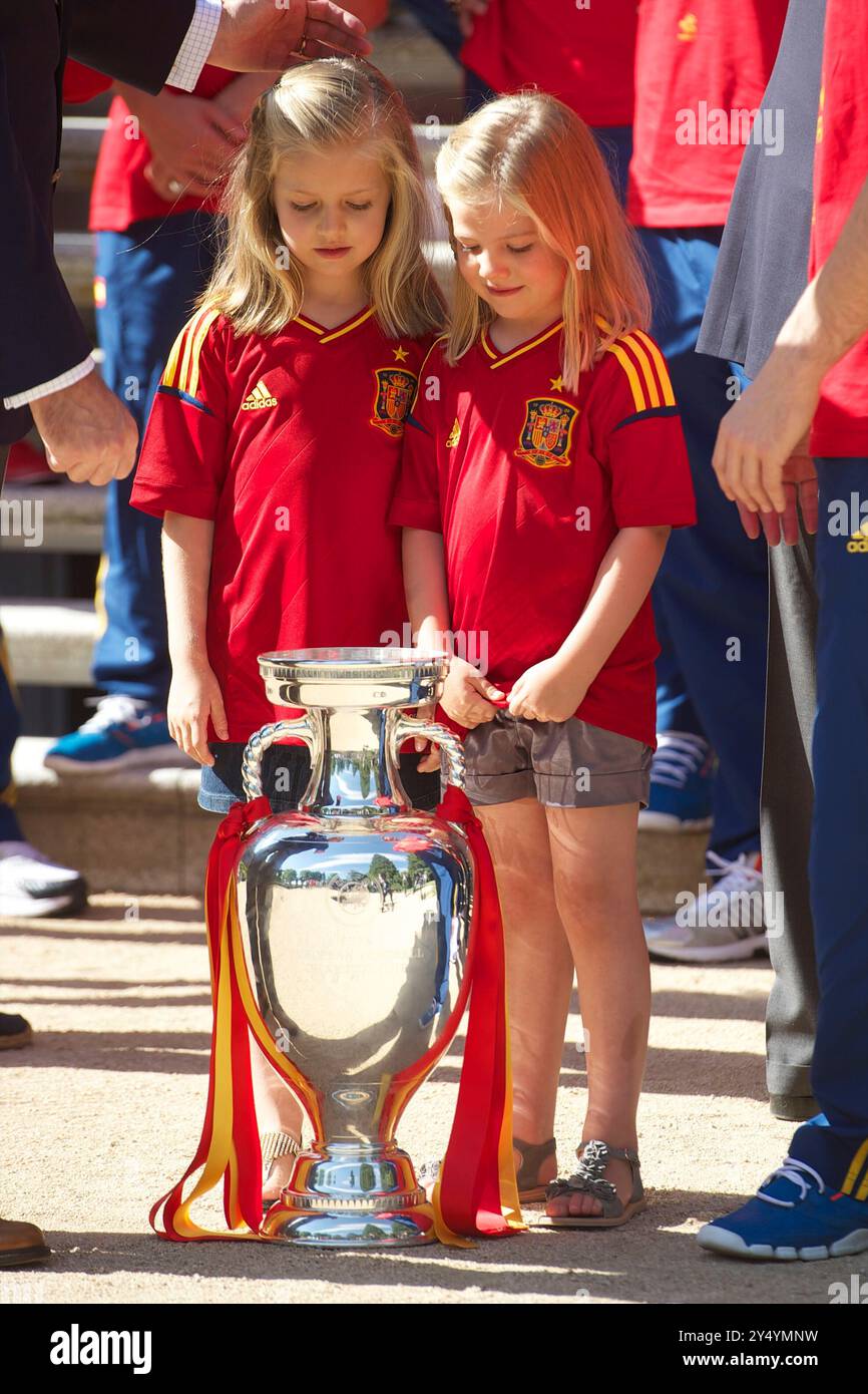 King Juan Carlos, Prince Felipe, Princess Letizia, Princess Elena ...