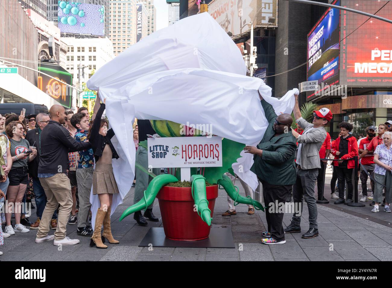 Atmosphere during 'Little Shop of Horrors' unveiling 'Audrey II' Times ...