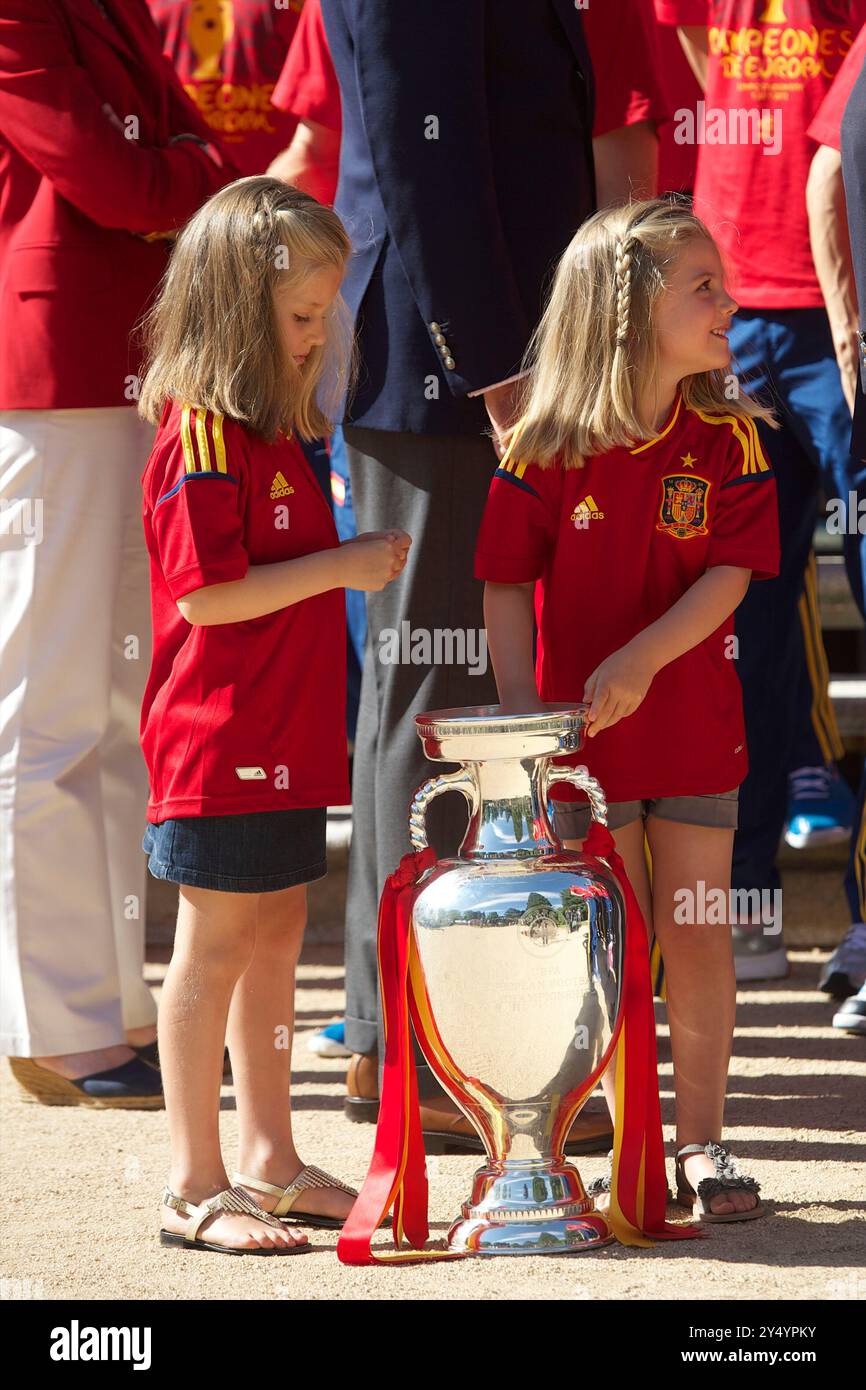 King Juan Carlos, Prince Felipe, Princess Letizia, Princess Elena ...