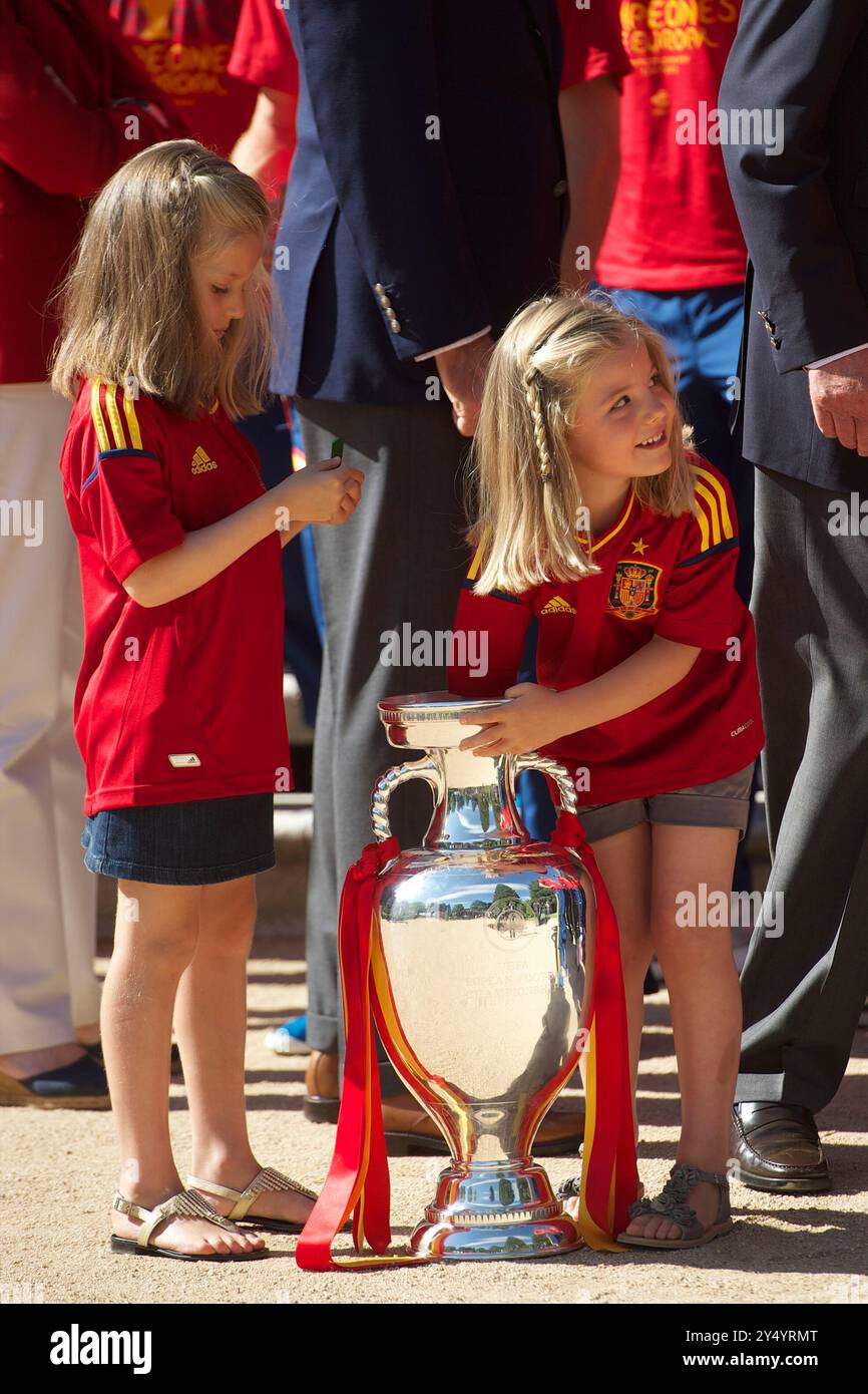King Juan Carlos, Prince Felipe, Princess Letizia, Princess Elena ...