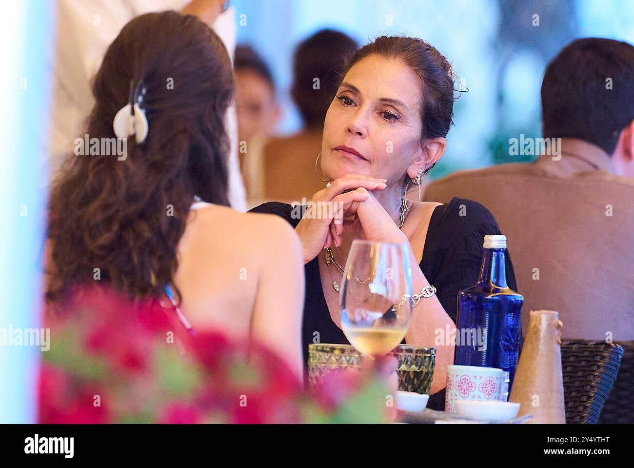 Teri Hatcher dinner with her daughter at Mia Restaurant on August 4 ...