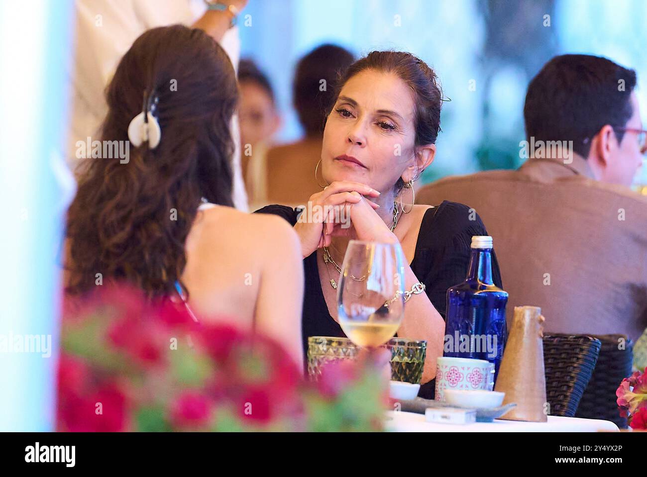 Teri Hatcher dinner with her daughter at Mia Restaurant on August 4 ...