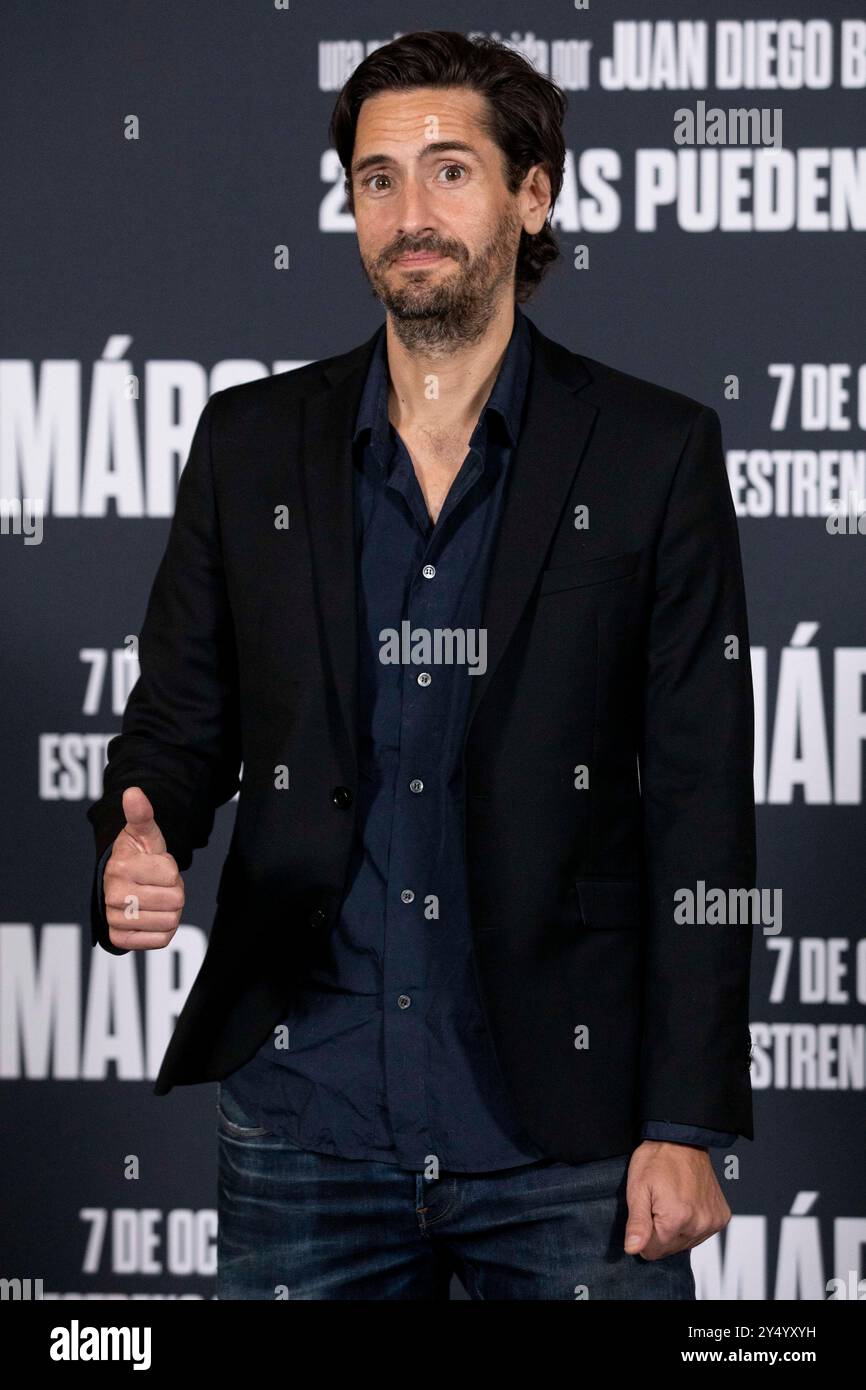 Juan Diego Botto attends to "En Los Margenes" photocall on October 3 ...