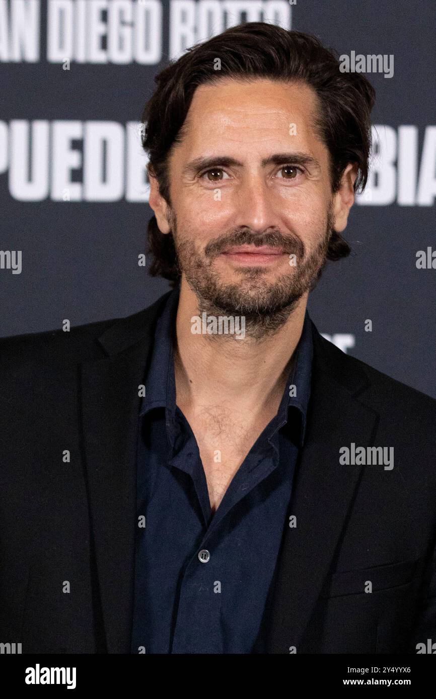Juan Diego Botto attends to "En Los Margenes" photocall on October 3 ...