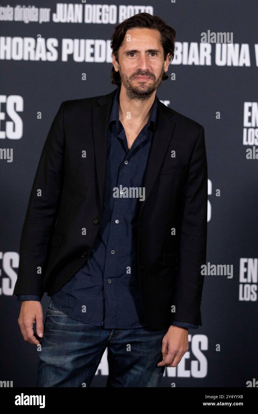 Juan Diego Botto attends to "En Los Margenes" photocall on October 3 ...