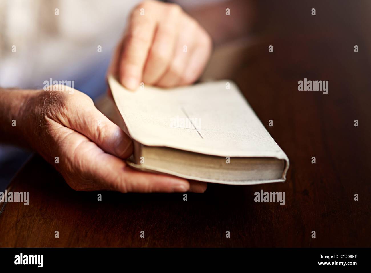 Old testament people praying hi-res stock photography and images - Alamy