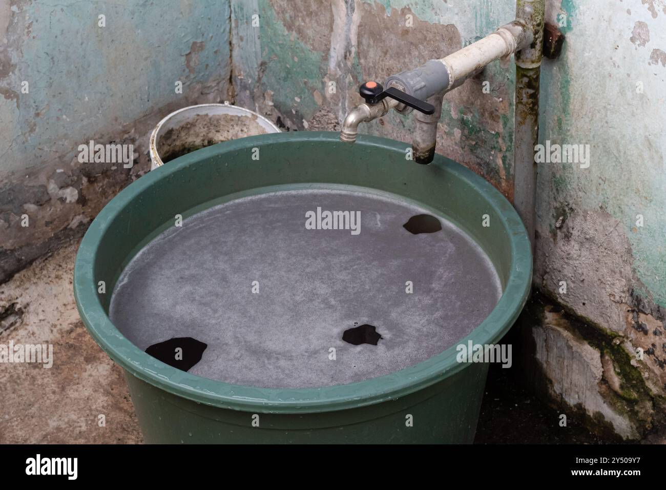 Frothy water splashing hi-res stock photography and images - Alamy