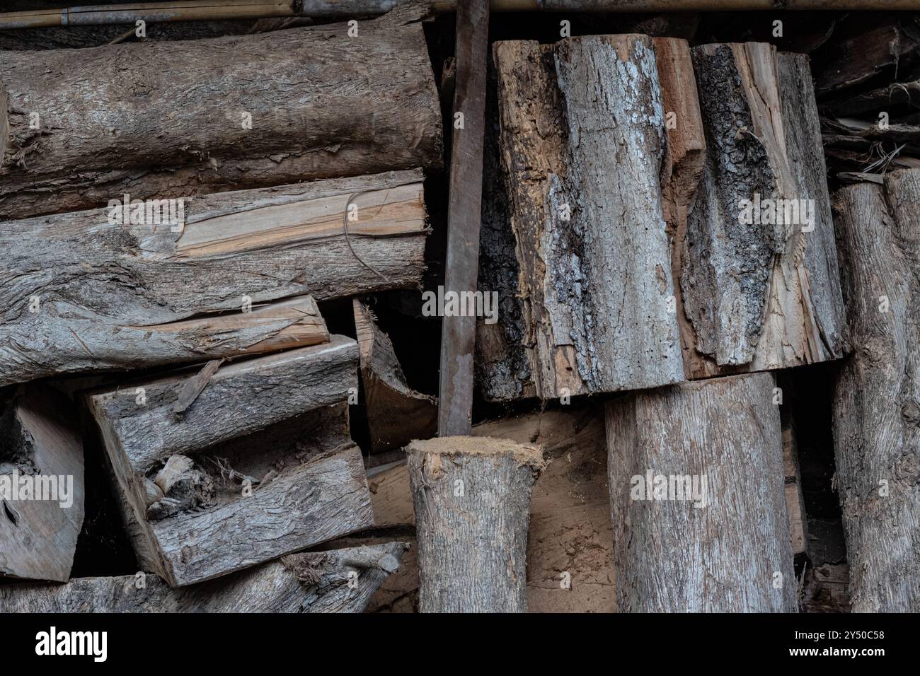pile of used wood in the warehouse Stock Photo - Alamy
