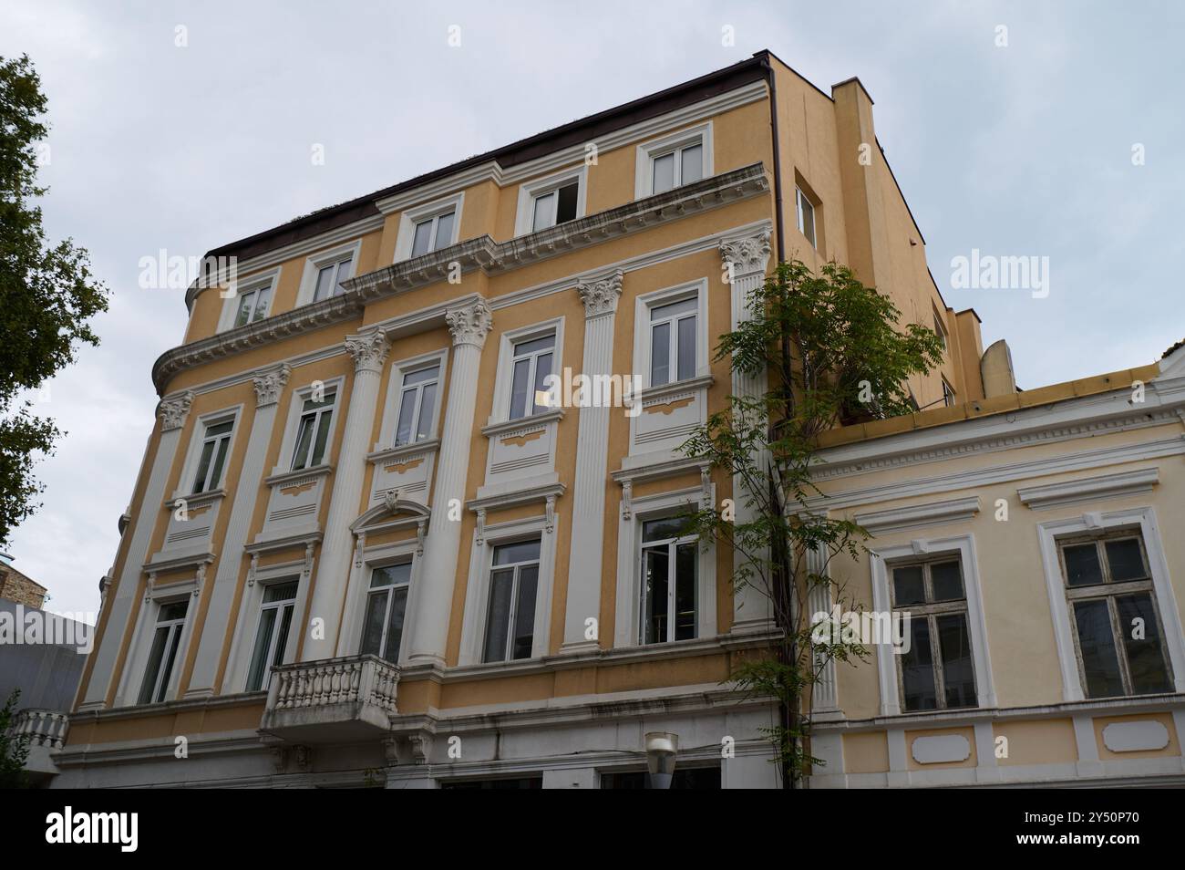 Tall residential building featuring hi-res stock photography and images ...