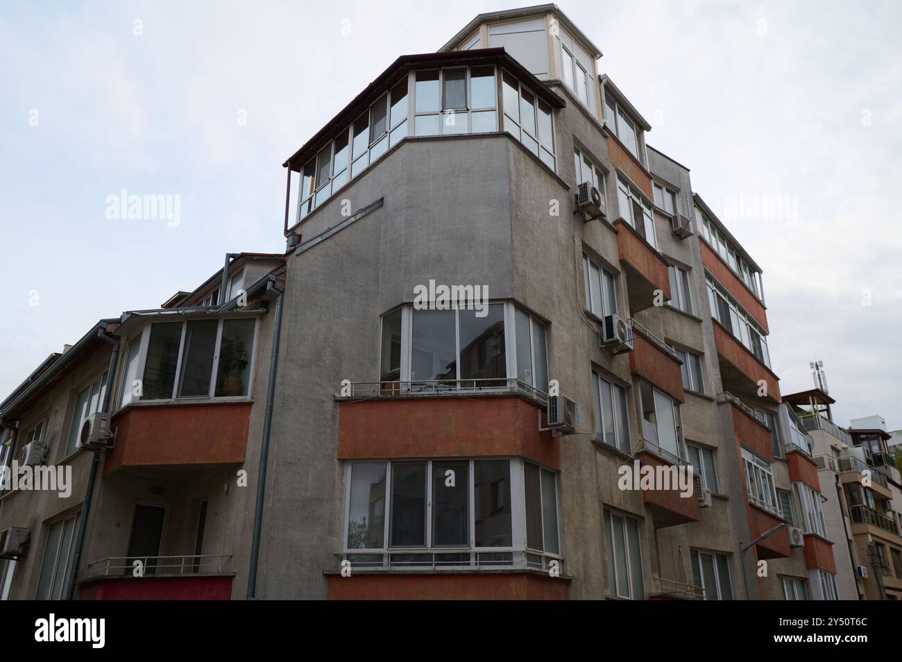 Contemporary architecture of a residential building in an urban setting ...