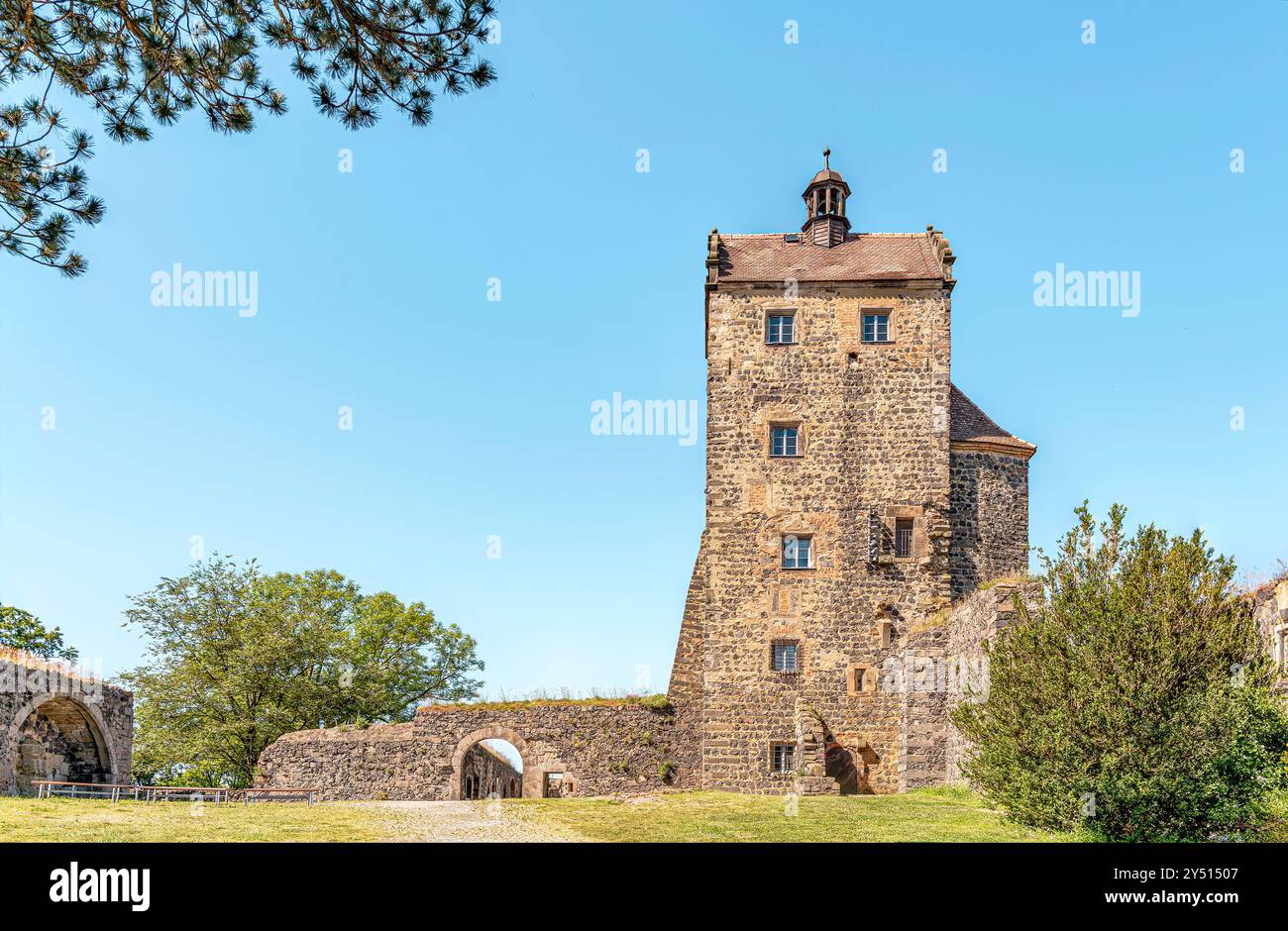 Inner courtyard and Seigerturm of Castle Stolpen, Saxony, Germany Stock ...