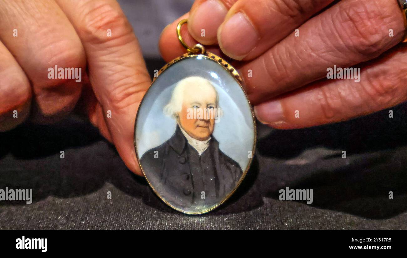 Portraits miniatures 1500 to 1850 hi-res stock photography and images ...